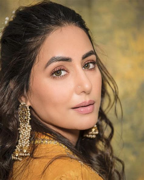 Hina Khan Flaunts Flawless Makeup In Latest Photoshoot Check Out The