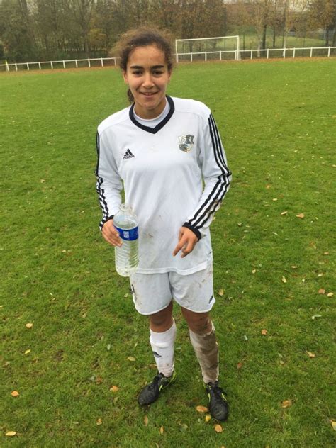 Football Soraya Benkassou Une Joueuse Indomptable Gazettesports