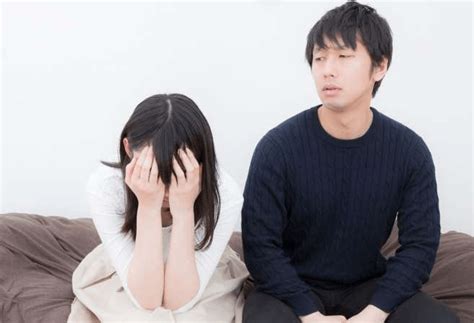 交往7年男友求完婚後卻反悔想收回婚約，她哭訴真實原因後卻被網友罵翻：男生是對的！