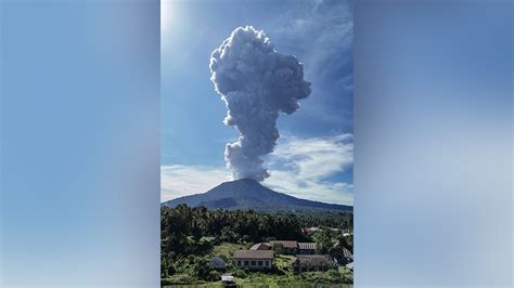 Wild Images Show Indonesian Volcano Eruption Fox News