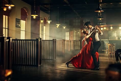 Dancing Couple Wallpaper For Mobile 4k