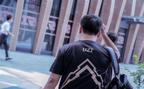 Lol：fakeruzi化，經濟占比最高，傷害轉化率卻只有rookie一半？ 每日頭條
