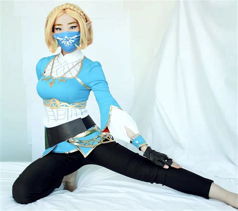 [self] My Princess Zelda Cosplay Scrolller