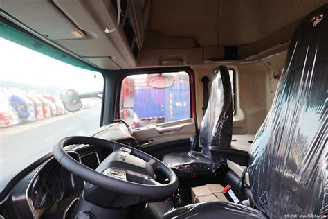 图江淮 格尔发A5X中卡 220马力 4X2 9 8米厢式载货车 国六 HFC5181XXYP2K3A70S 实拍图片 1588713
