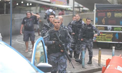 Militares Das Forças Armadas Fazem Operação Na Rocinha Com Apoio De