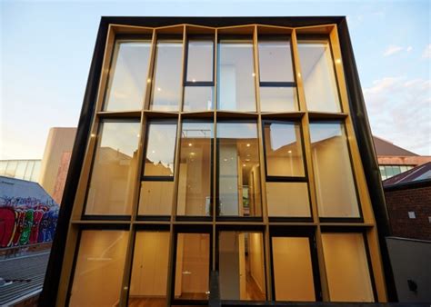 Droo Projectss Apartments In Melbourne With Golden Facades