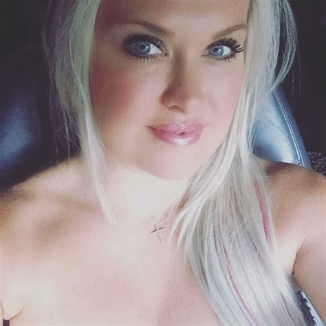 Meet Your Posher Erin Victoria Secret Pink Erin Fashion Tips