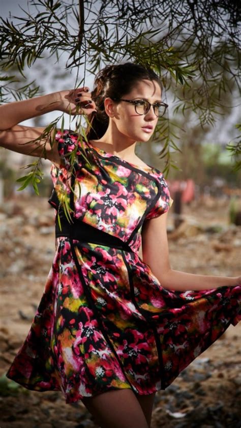 Anna Y Quest Artists Models