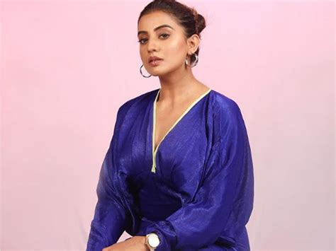 Bhojpuri Cinema Akshara Singh Demand Double Fee For Film Darling