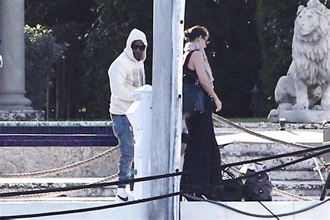 Here Are All The Pictures Of Katie Holmes And Jamie Foxx Physically Together