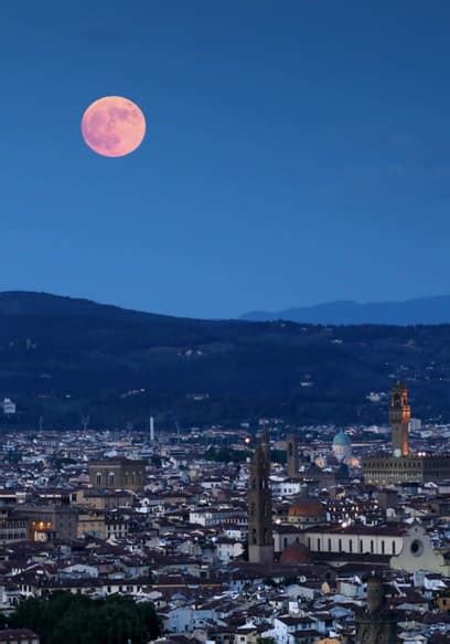 Watch The Unxplained S02e17 Mysteries Of The Moon Free Tv Shows Tubi