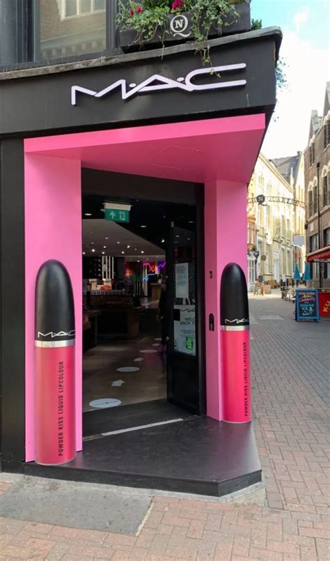19 Best Makeup Stores In London From Morphe To Superdrug
