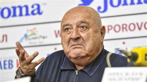 Венци Стефанов изригна Испанецът от Левски ще ми коси тревата Информационна агенция ПИК