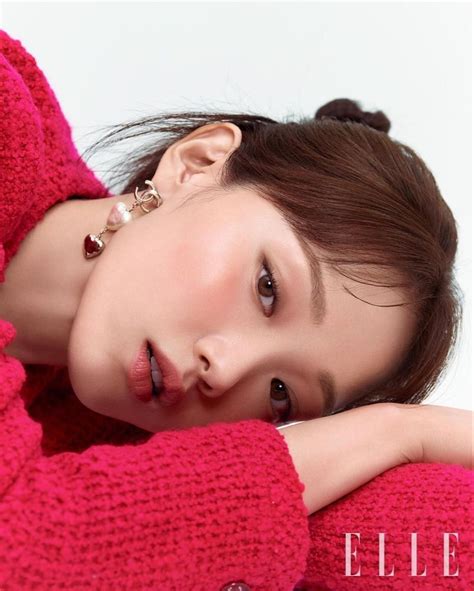 Lee Sung Kyung 2022 แฟชั่นสาวหวาน สวย คนดัง