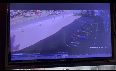 Mobil Mewah Tabrak Lari Pengendara Motor Di Padang Aksinya Terekam CCTV InfoSumbar
