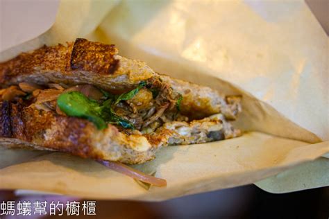惠鴻早點 彰化市巷子裡隱密早餐店，粉漿蛋餅、酸麵包三明治。 螞蟻幫的櫥櫃