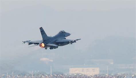 Us F 16 Fighter Jet Crashes In Yellow Sea Pilot Rescued Us Military