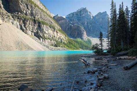 Premium Photo Beautiful View Of Moraine Lake In Banff National Park