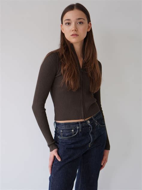 Mikas Maya F