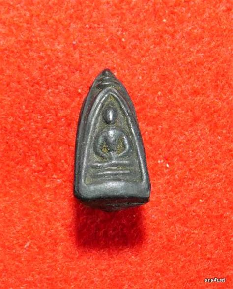 พระพรหมสามหน้า หลวงพ่ออี๋ วัดสัตหีบ จ ชลบุรี เนื้อเมฆพัตร เนื้อหาจัดจ้านดูง่าย สภาพสวยเดิมๆ