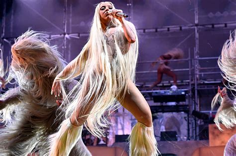 Doja Cat Body Caye Maxine