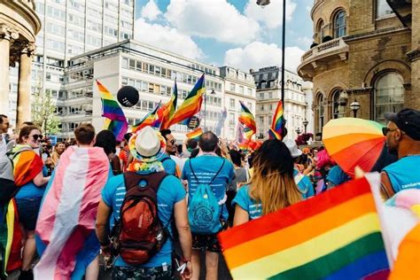 热气球嘉年华、彩虹游行、音乐节……全英各地八月活动等你来打卡！ 知乎