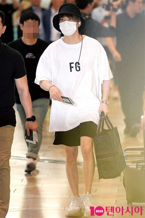 Ten Photo슈가 편안한 공항 패션 텐아시아