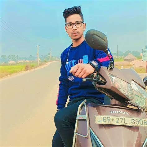 ΛdΛЯƧΉ VΣЯmΛ Hey Adarsh • Threads Say More