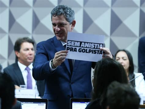 Parlamentares Comemoram O Relatório Da Cpmi Do Golpe Na Comiss
