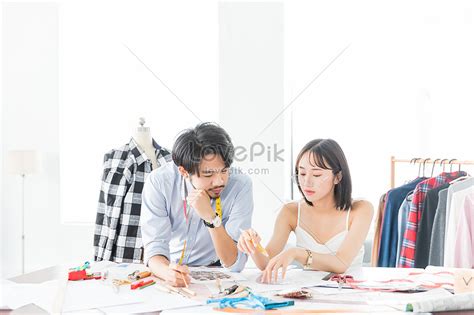 Fashion Designer Discussion Picture And Hd Photos Free Download On
