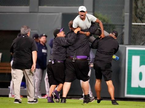 Fans Rush Field Accost Braves Ronald Acuna Jr Wgn Tv