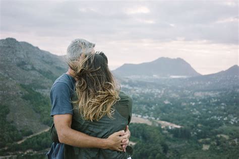4 Ways To Respond To Your Spouses Midlife Crisis