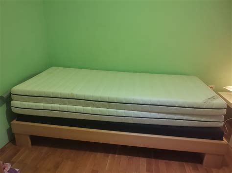 Единично легло 1бр гр Бургас Център • Olx Bg