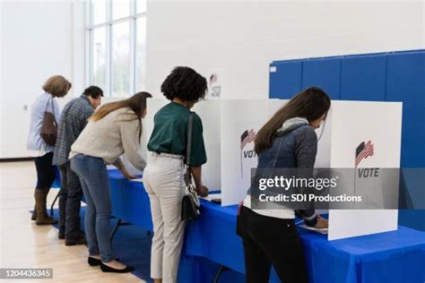 Voting Photos And Premium High Res Pictures Getty Images