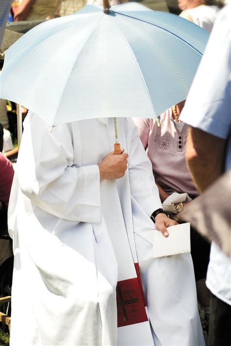 Preast Stockbild Bild Von Katholisch Göttlich Kirche 68758895