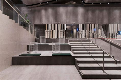 ברנוביץ קרוננברג העולם על פי אבן קיסר מגזין פורטפוליו