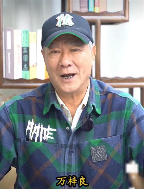 68岁影帝万梓良凌晨3点夜场驻唱谋生，李修贤赞其真男人！ 360娱乐，你开心就好