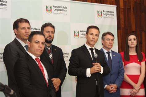 Novos Deputados As Tomam Posse E Governador Quer Mudanças Jornal