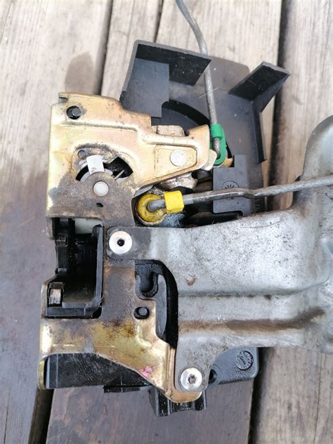 Замок левый водительской двери — Renault Laguna I, 1,8 л, 1998 года ...