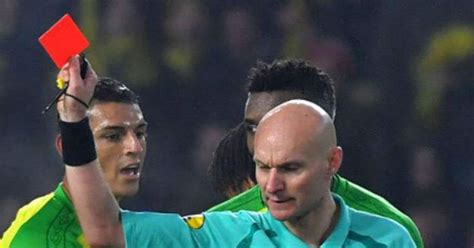 Football News ফুটবলে চালু হচ্ছে নতুন রঙের কার্ড বদলাচ্ছে খেলার নিয়ম