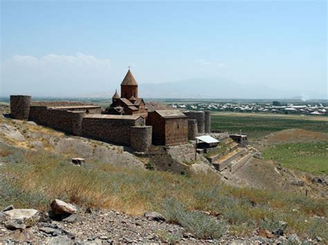 Խոր վիրապ վանք Հայաստանի պատմամշակութային վայրերը