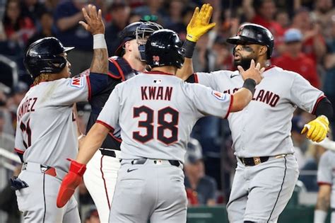 Guardians Split Doubleheader With 9 1 Win In Game 2 Against Nationals