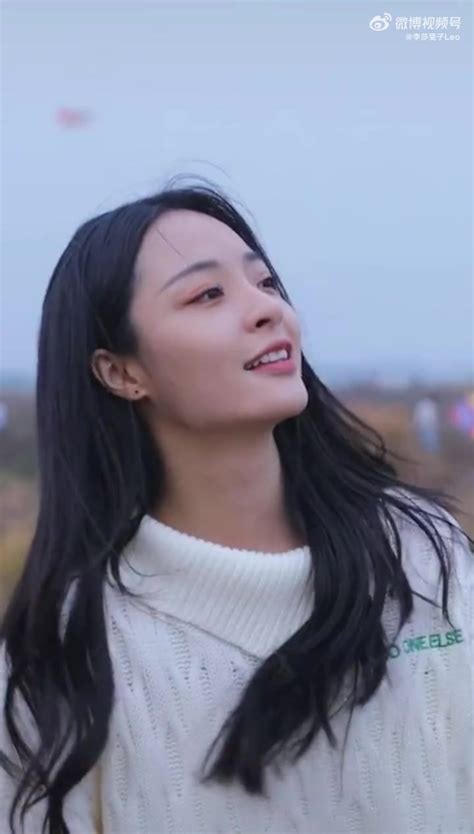 小伙伴们要的回应来啦！四年前的2月29日，我许下的愿望是脱单。可四年后的今天，我的愿望早已不再是脱单。这四年间，我出演了喜欢的角色；站上了宝藏