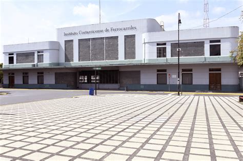 Incofer Relato De Un Descarrilamiento Político