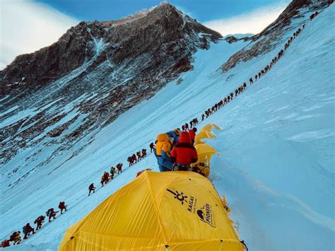 Top Climber Blames Nepalese Companies For Mount Everest Deaths Report