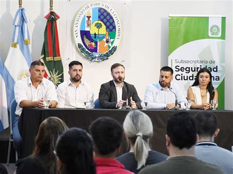 Agentes Municipales De La Sala De Monitoreo Son Capacitados Por El