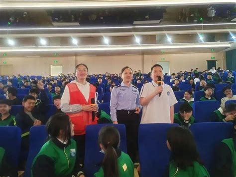 示范创建丨“法治护航 相伴成长” 反对校园欺凌宣讲活动青少年保护社区