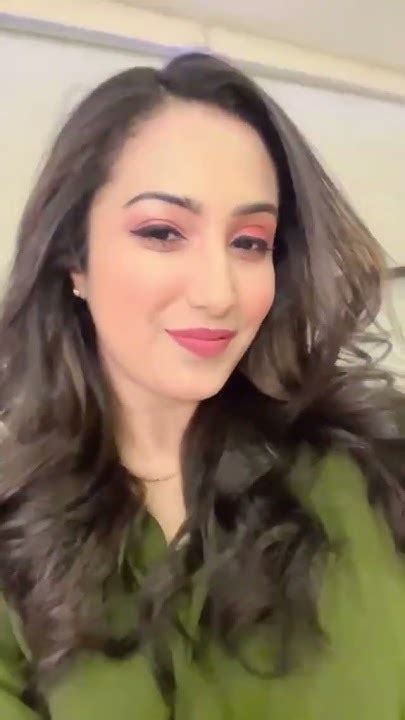 දිනිති අක්කා වෙඩින් එකට කොන්ඩෙ හදන්න ගිහින් 😍 Youtube