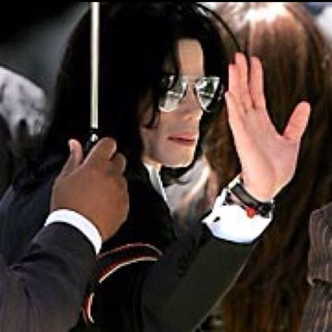 Pin By T Micheal Jackson On Music Mens Sunglasses Micheal Jackson