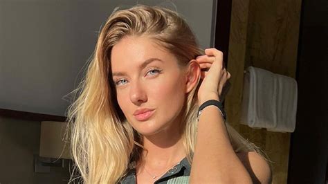 Worlds Sexiest Athlete Alica Schmidt Stuns Fans As She Shows Off Toned